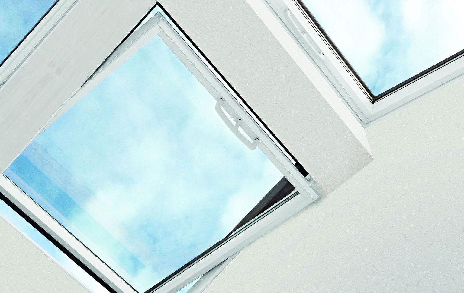 EE | Roto roof window