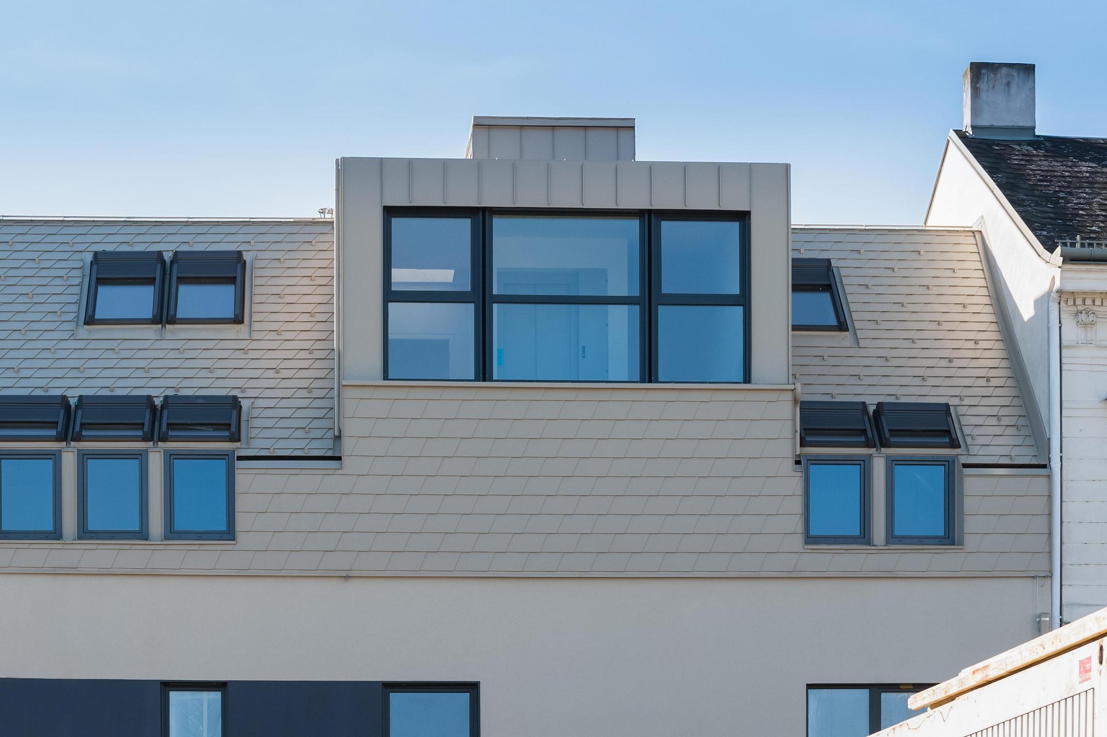 External roller shutter | Roto roof window