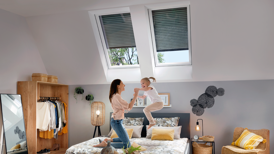 External roller shutter | Roto roof window